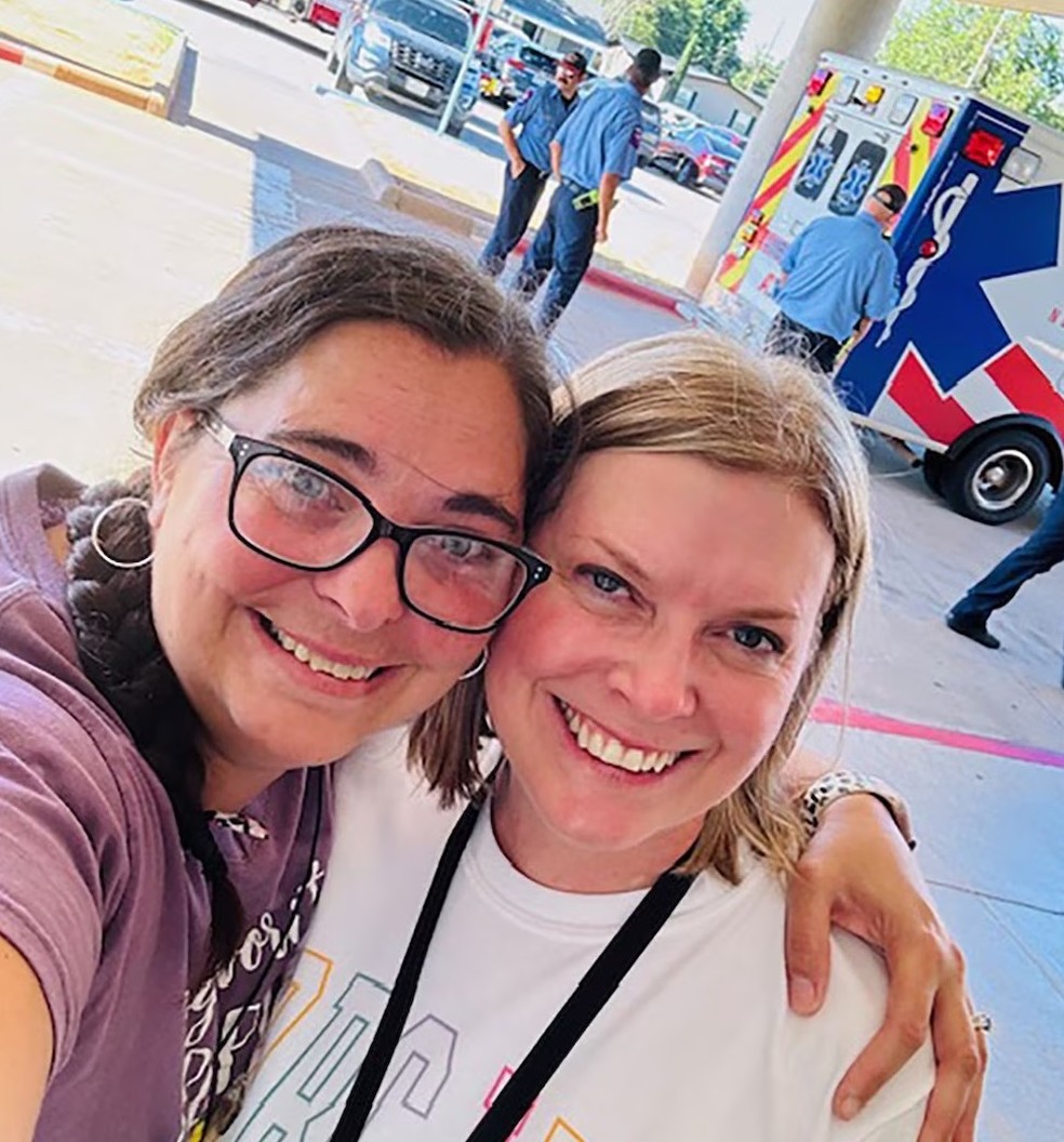 Professora dá luz em banheiro de escola com ajuda de diretora