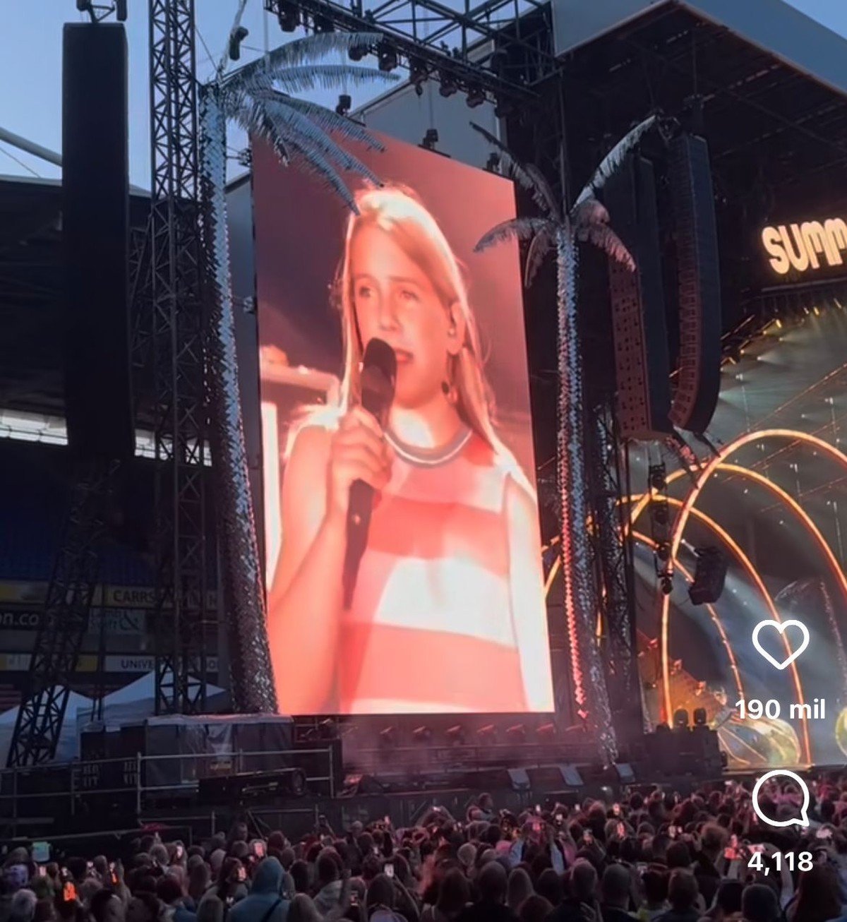 Filha da cantora Pink surpreende multidão com um solo 'incrível ...