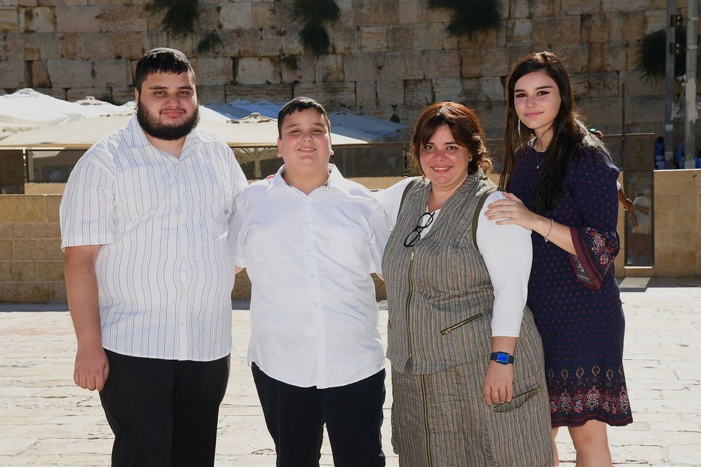 'Aqui é um barril de pólvora, mas é a nossa casa', diz mãe de três que ...