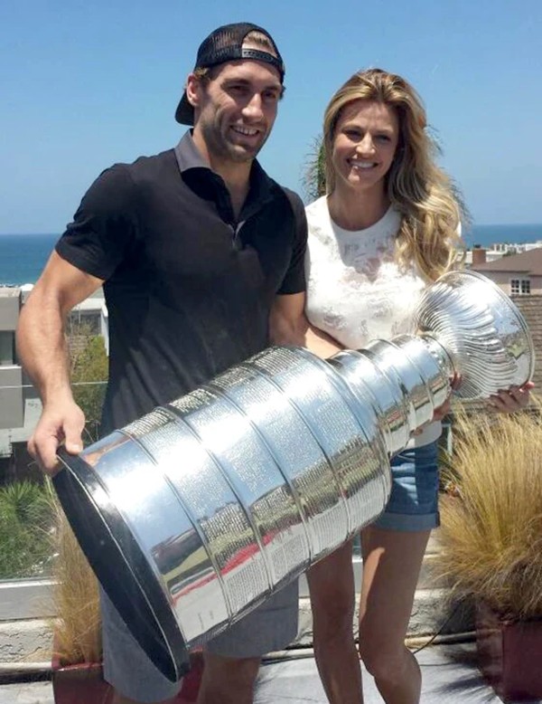 'Depois de '10 anos de inferno', me tornei mãe através de uma barriga ...