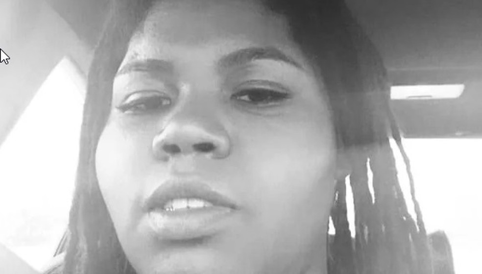 Companhia aérea é multada após mãe de três ser sugada por motor de avião