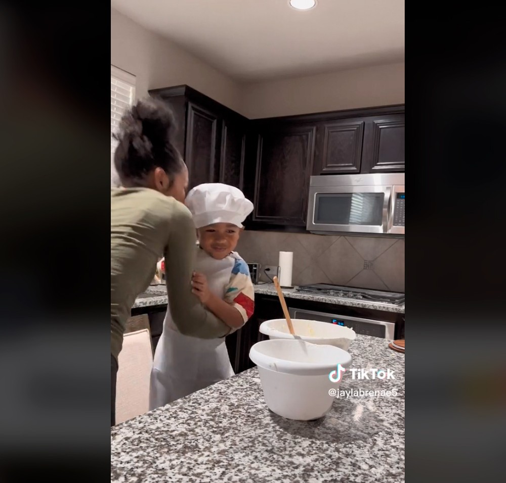 Aos 4 anos, menino com atraso de fala diz ‘eu te amo, mamãe’ pela ...