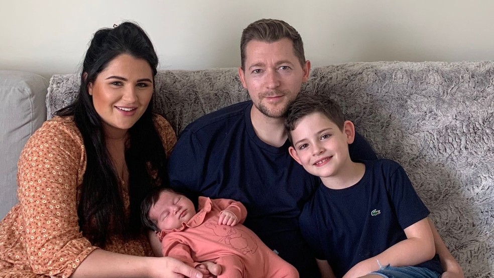 Pais alegam que erro de equipe médica em hospital causou morte da filha