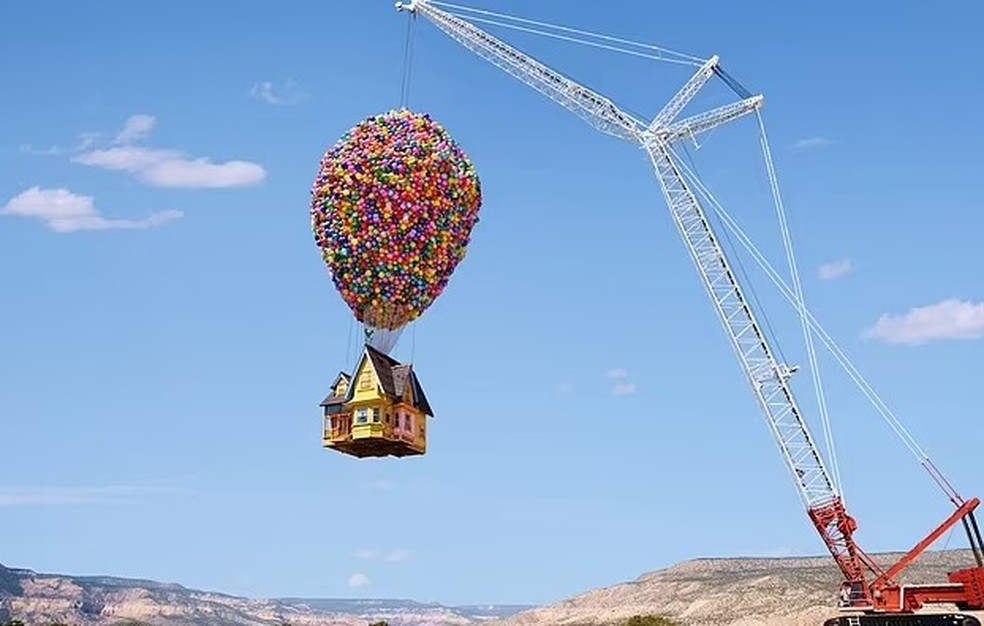 Airbnb: agora você pode se hospedar na casa suspensa do filme 'Up'