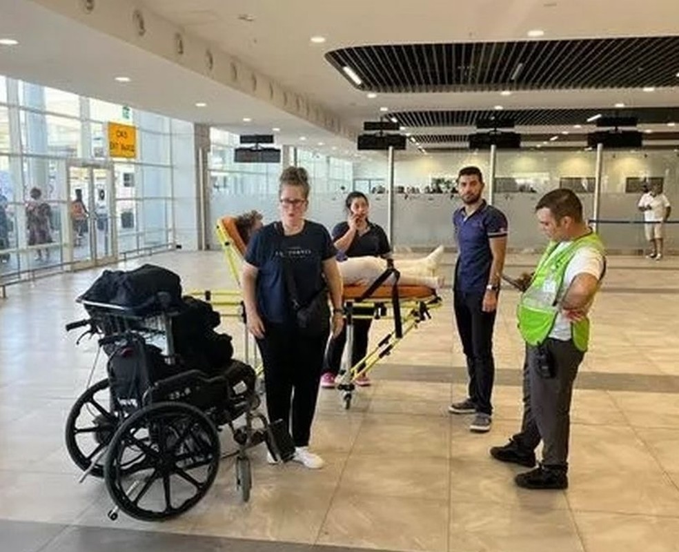 Menino Quebra Perna Em Viagem E é Impedido Embarcar Em Voo Deixados