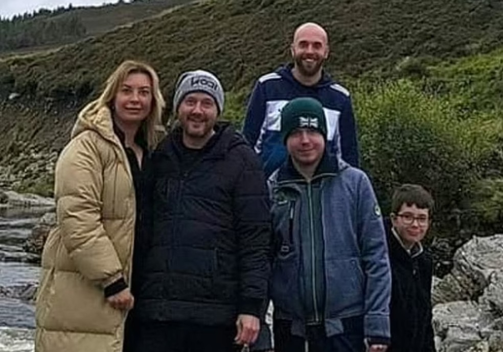 Pai pensava que tinha apenas déjà vus constantes, mas descobre câncer ...