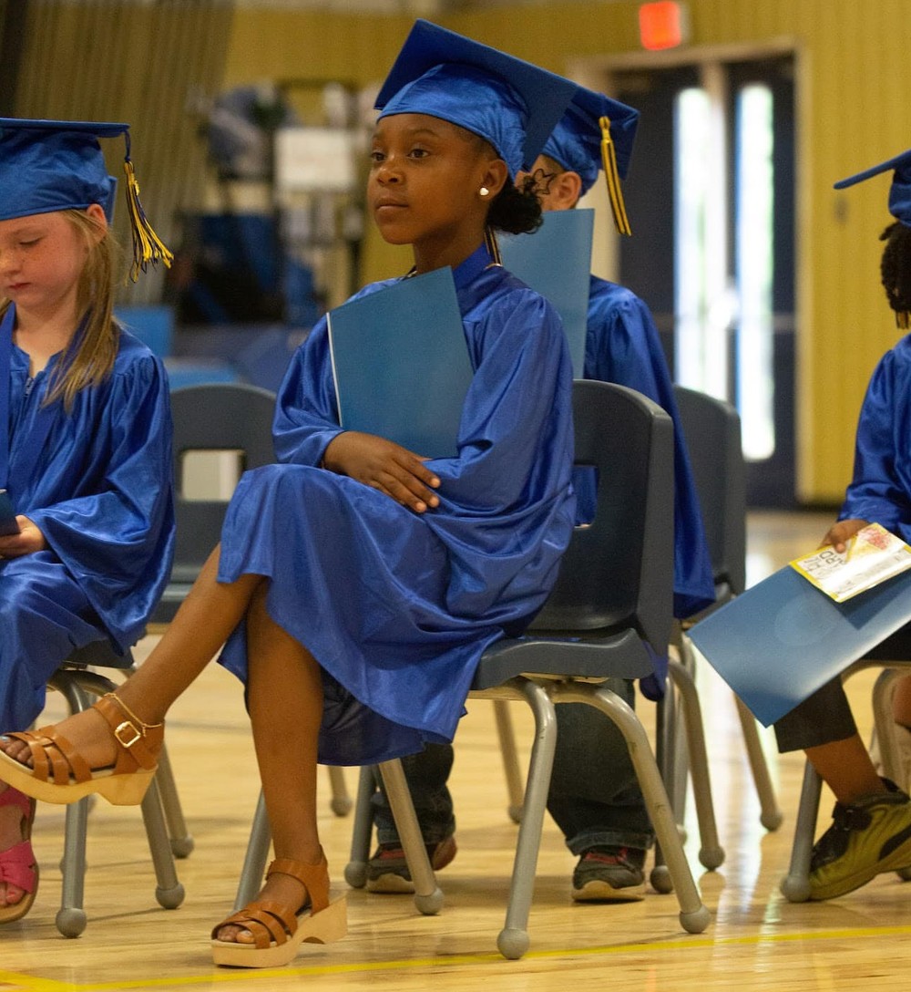 Foto de menina em formatura da pré-escola viraliza: “Futura presidente ...
