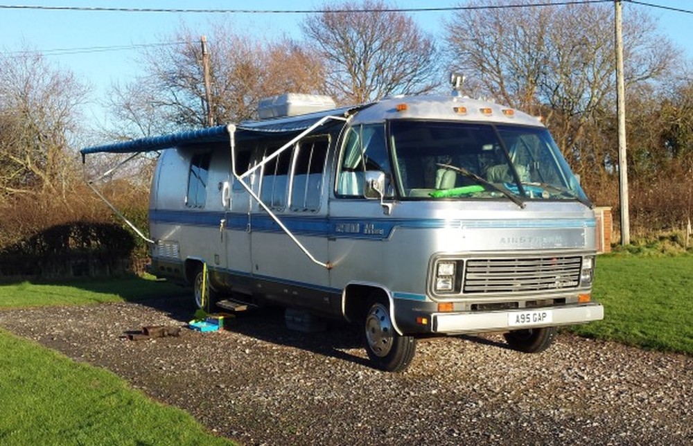 'Vendemos nossa casa e nos mudamos para um trailer para saldar nossa ...