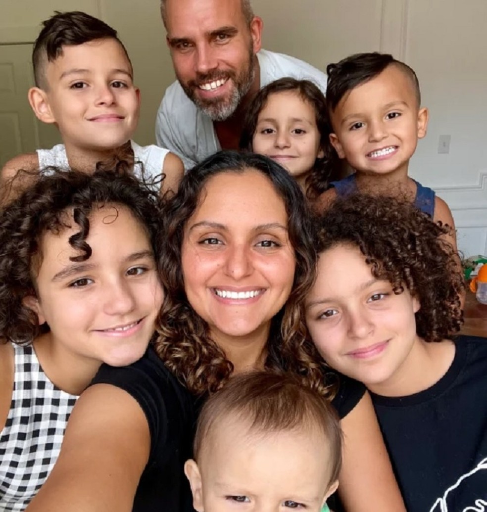 'Mandei mensagem para o número errado e me casei com o homem que ...