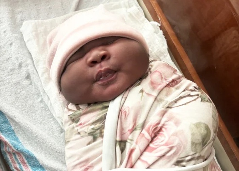 Bebê chama atenção ao nascer com 6 kg