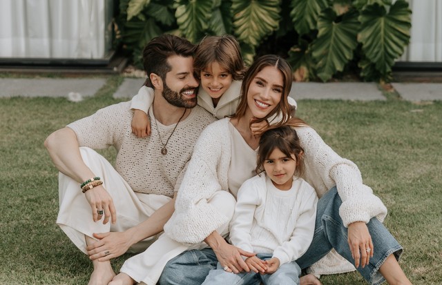 Romana Novais estampa capa da CRESCER ao lado de Alok e dos filhos: 'Me ...