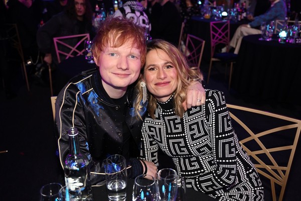 Pai de 2 meninas, Ed Sheeran se casou com amiga de infância, que foi ...