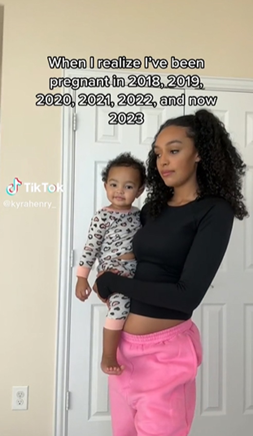 Mãe viraliza ao compartilhar que esteve grávida nos últimos 6 anos