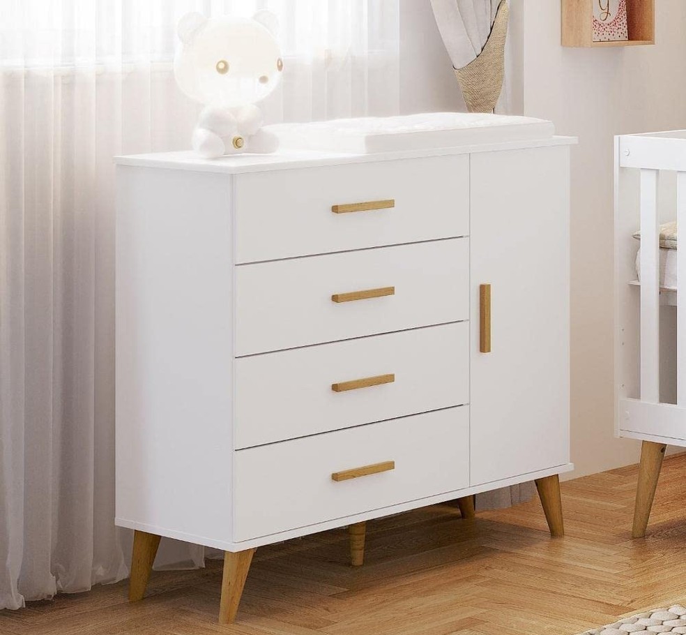 8 opções de cômoda infantil para decorar e organizar a partir de R$ 278