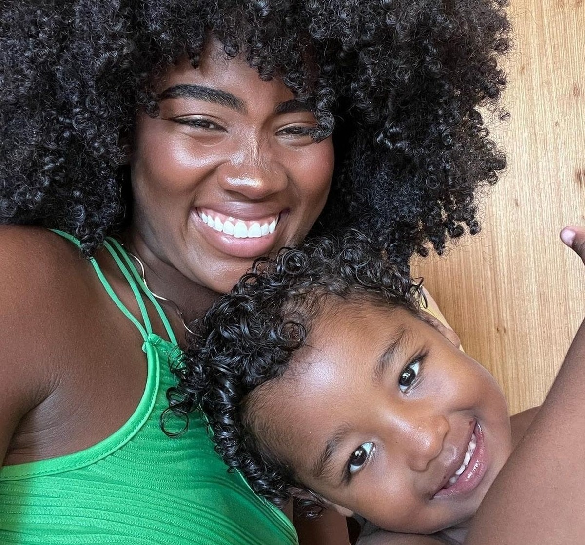 “Maternidade solo é uma experiência única e desafiadora”, diz ...