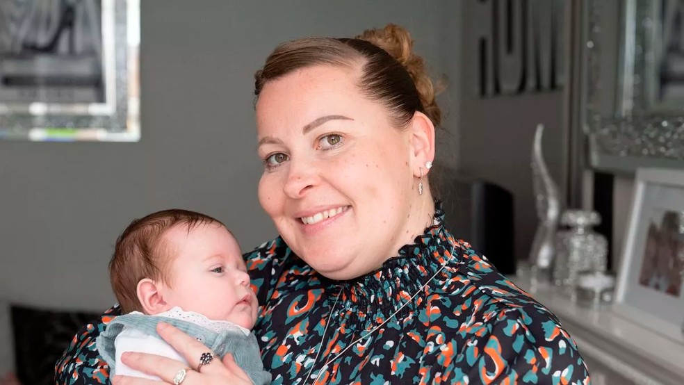 Após enfrentar obstáculos para ser mãe, mulher decide ser barriga de ...