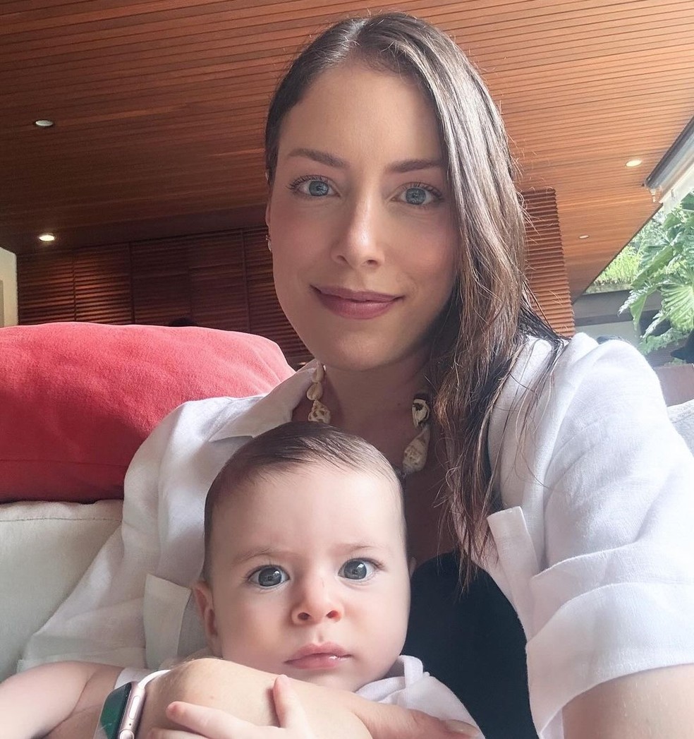 Fabiana Justus interrompe amamentação para tratar leucemia; entenda