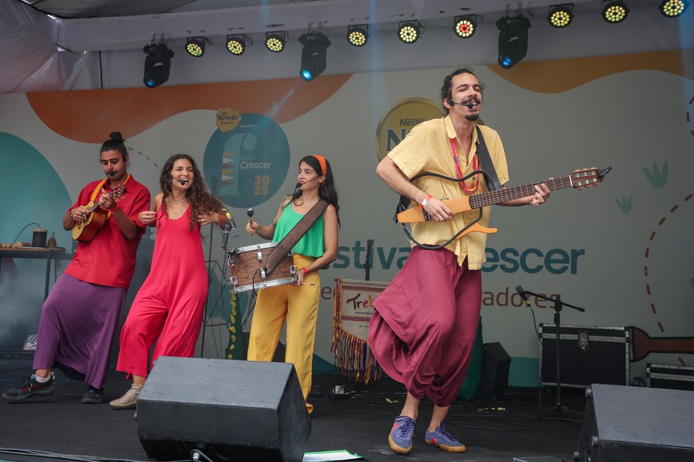 Grupo Trelelê encanta o público com sua música de brincar no Festival ...