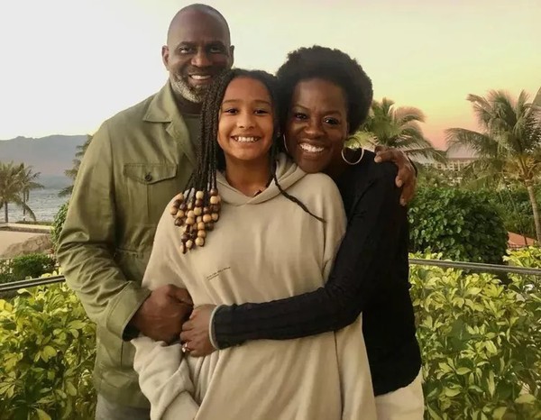 Viola Davis relembra ter trancado acidentalmente filha no carro em dia ...