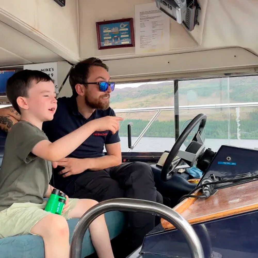 Menino de 7 anos com leucemia ganha viagem para encontrar o Monstro do ...