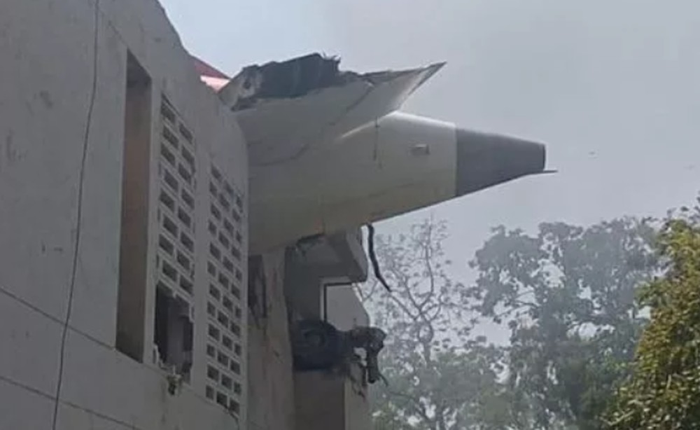 Famílias com crianças pequenas estão entre os passageiros do avião que ...