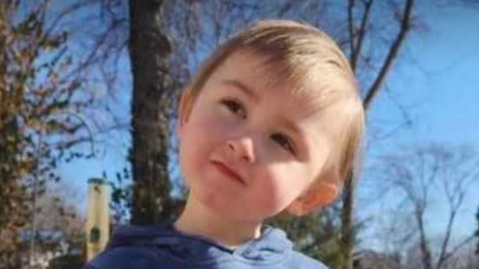 Família alega que funcionário agrediu menino autista em creche