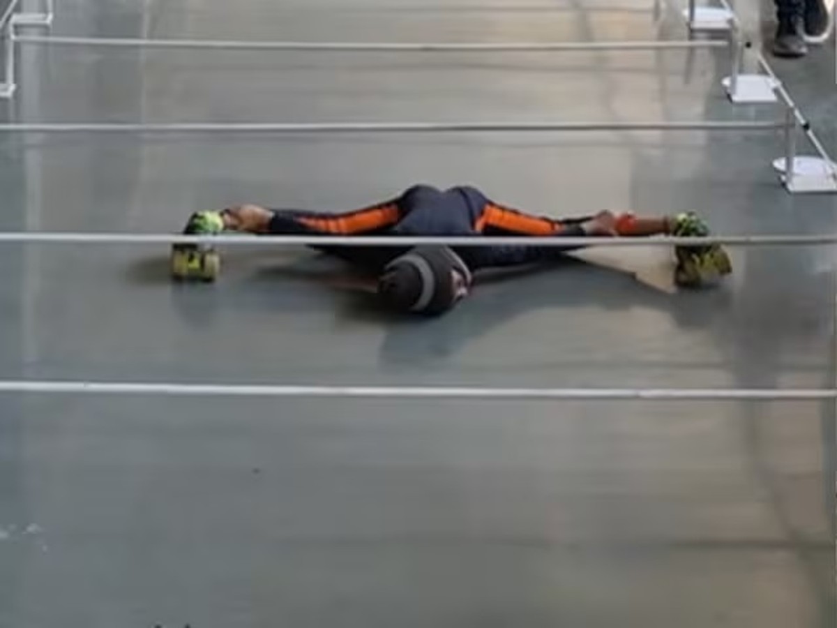 Menina de 6 anos bate recorde mundial de “patinação no limbo” mais baixa