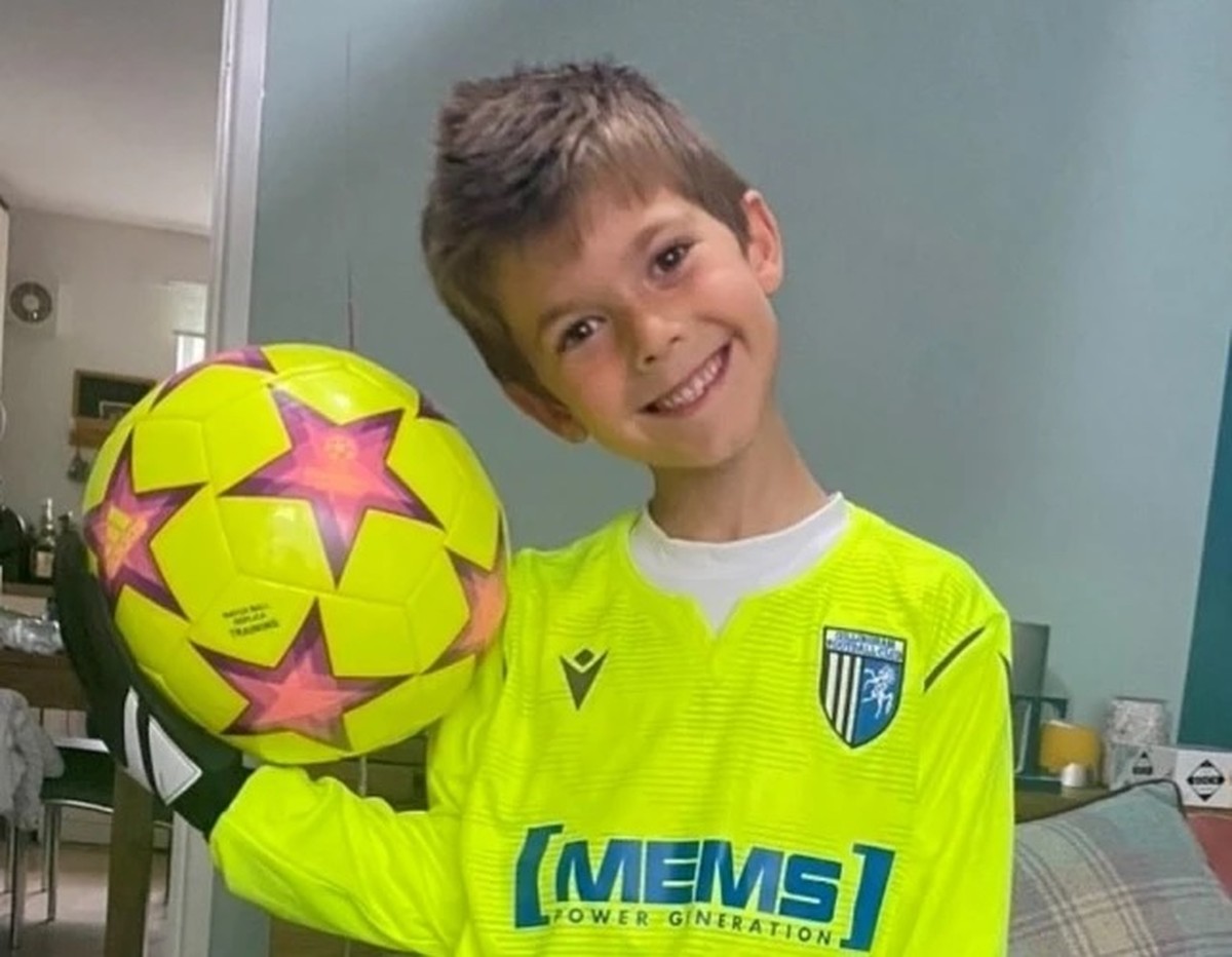 Menino de 7 anos morre após ser atingido por carro enquanto se abaixava ...